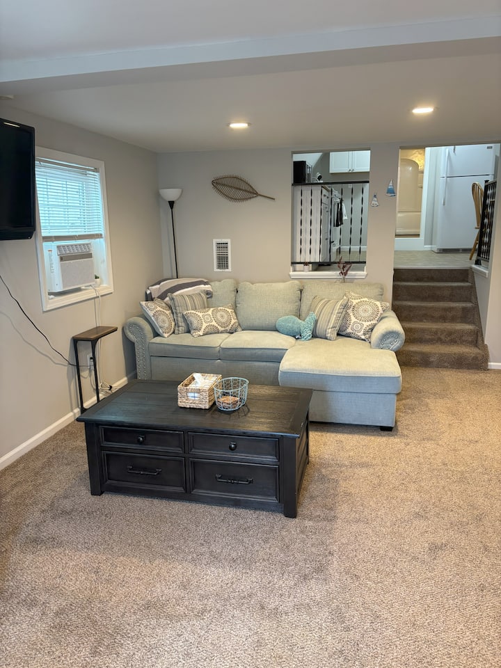 4 Blocks To The Erie Beaches - Millcreek Township, PA
