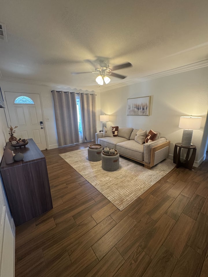 3br Retreat In Perris – Minutes To Lake & Parks - Perris, CA