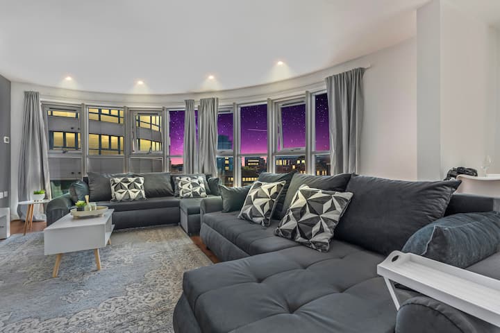 Luxury 3br City Apt W/wifi+parking | Sleeps 10! - Nottingham
