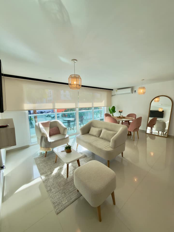 Moderno Apto Con Piscina, Gym Y Balcón. - Barranquilla