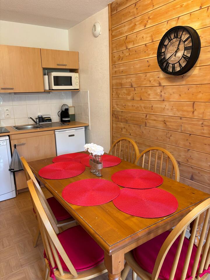 Le Flocon Cosy – 2 Chambres, Vue Pistes & Piscine - Lac des Evettes