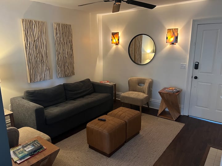 Postcard Suite- Heart Of Downtown - Sturgeon Bay, WI