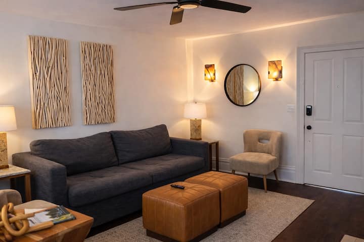 Driftwood Suite- Heart Of Downtown - Sturgeon Bay, WI