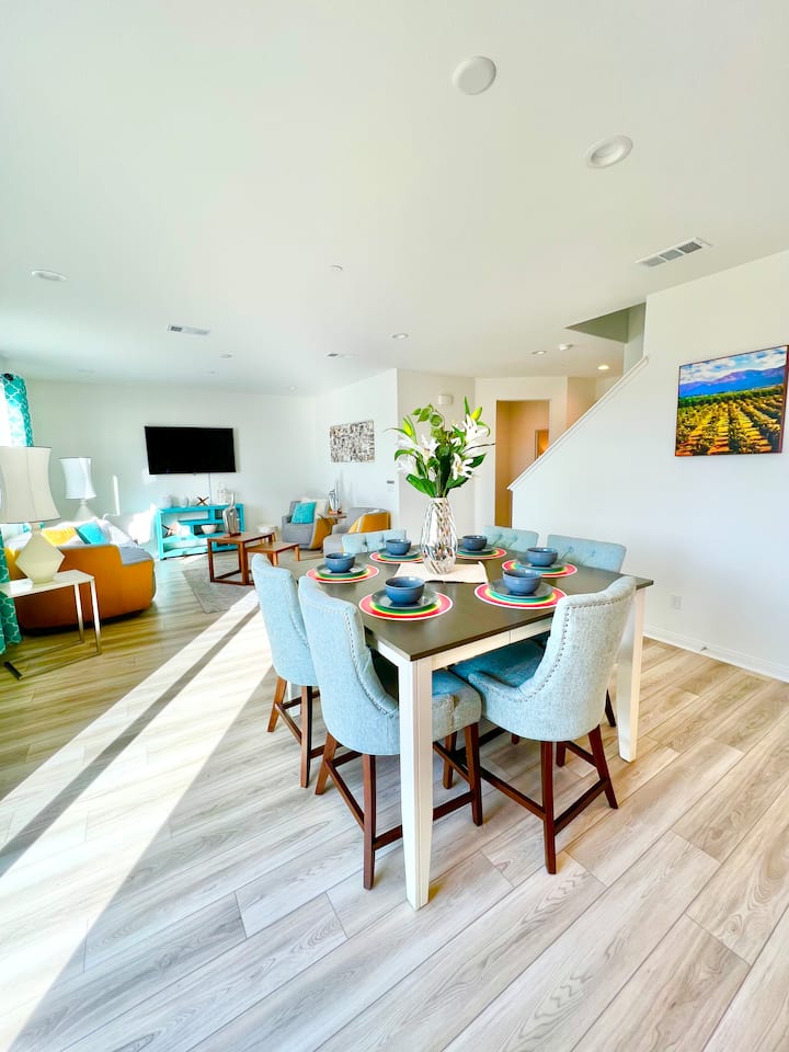 Beautiful 5bdr Home In Perris Great For Long Term - Perris, CA
