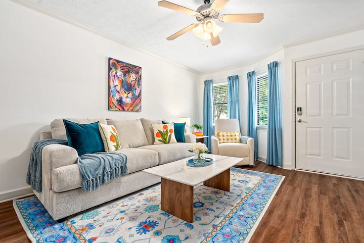 New Cheerful Auburn Getaway! - Auburn, AL