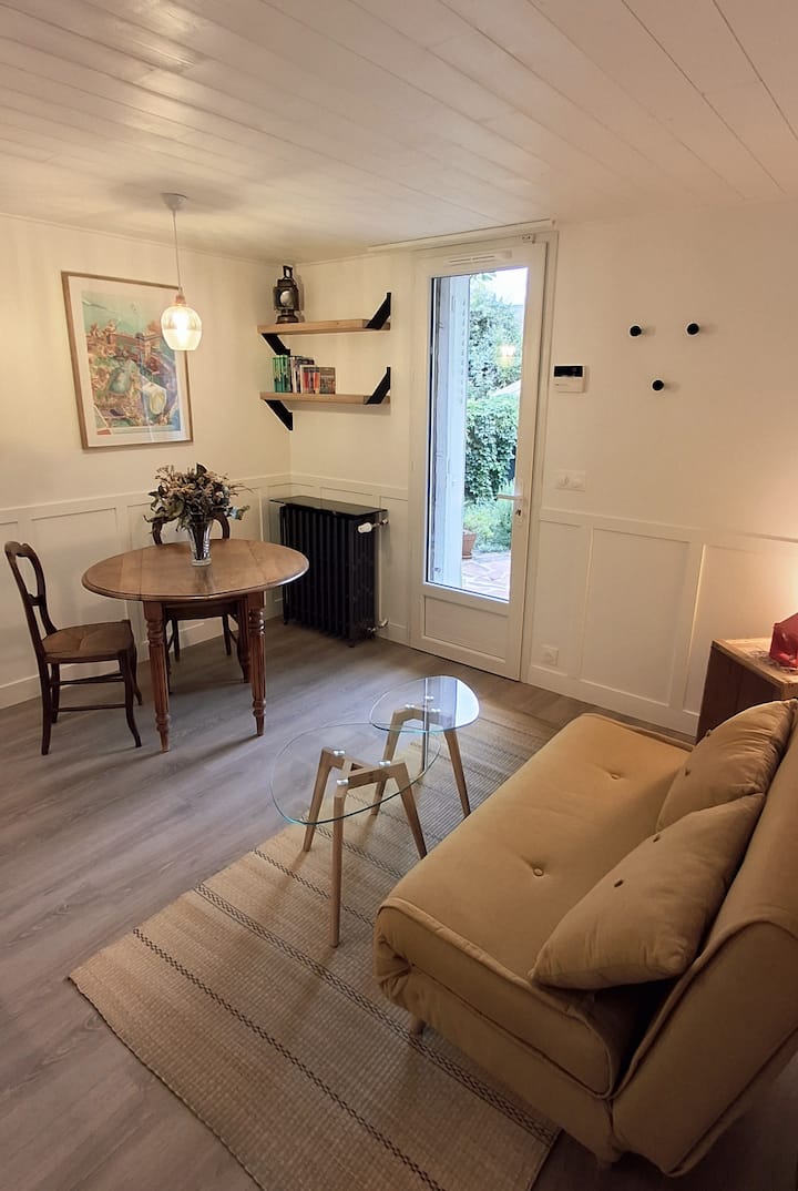 Appartement Au Calme + Terrasse / 5 Mins Rer B - Malakoff