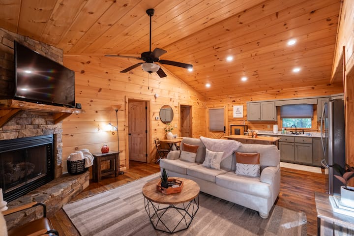 Blue Ridge Log Cabin | New Build | Screened Porch - Blue Ridge, GA