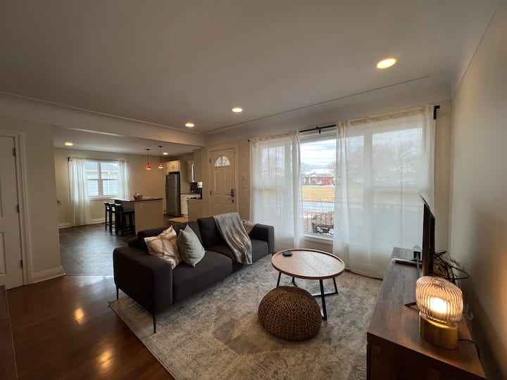 Family-friendly 3-bedroom Getaway In Golden - Welland