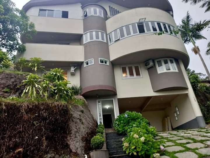 Casa De 3 Suítes Com Vista Em Brusque Centro - Brusque