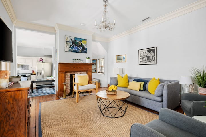 Downtown Charleston 2br/2ba Walk To Dining & Shops - Charleston, SC