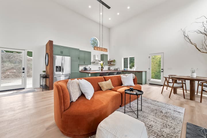 Shuswap Cedar Cabin - A Luxury Cabin Getaway. - Blind Bay