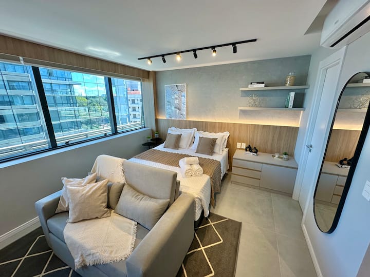 Studio Alto Padrão Av. Carlos Gomes - Square - Porto Alegre