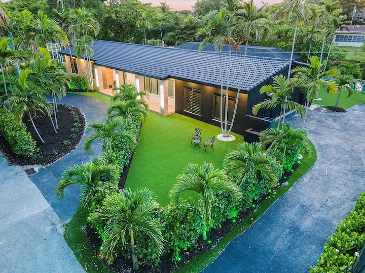 Villak Golf Pool Salted Spa - North Miami Beach, FL