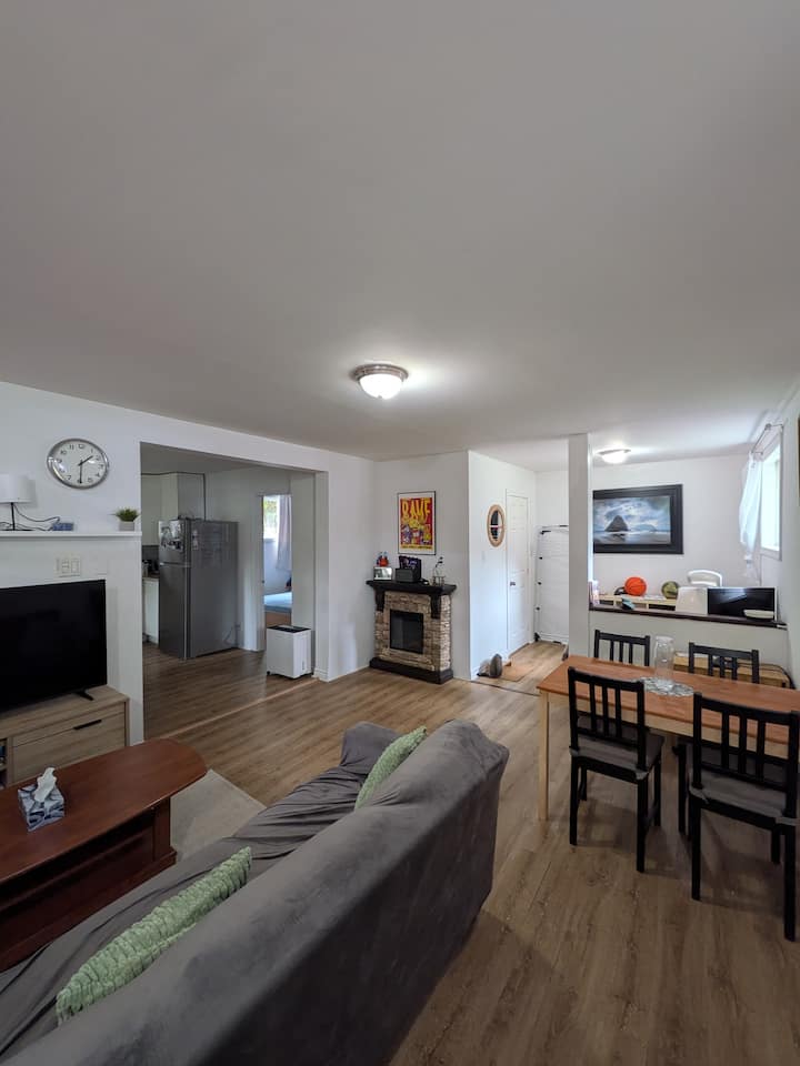 Private 1br With Office, Parking & Garden Access - Saint-Lambert