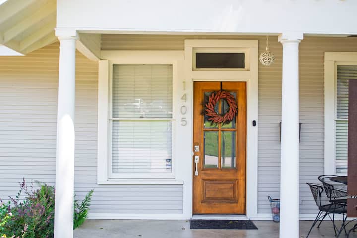 Revere Cottage - Brenham, TX