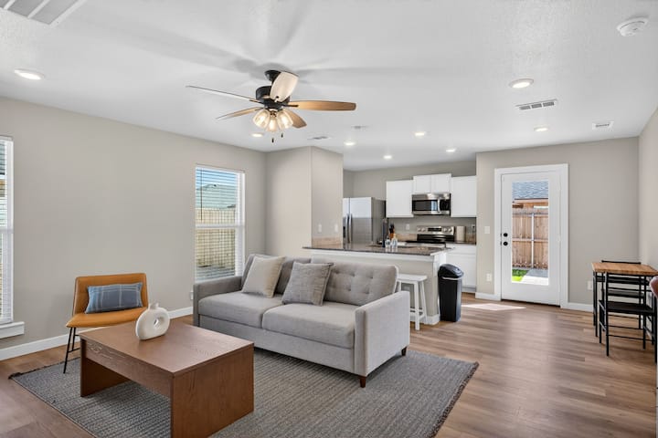 West Texas Home Away From Home 2br/2ba Stay - Odessa, TX