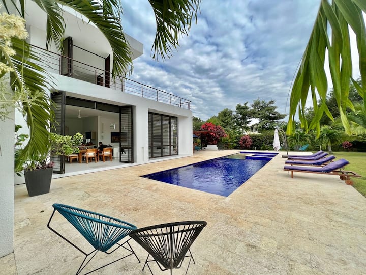 Casa En Anapoima Estilo Mediterráneo Con Piscina - La Mesa