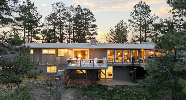Spacious Hideaway In The Pines | Hot Tub & Views - Parker, CO