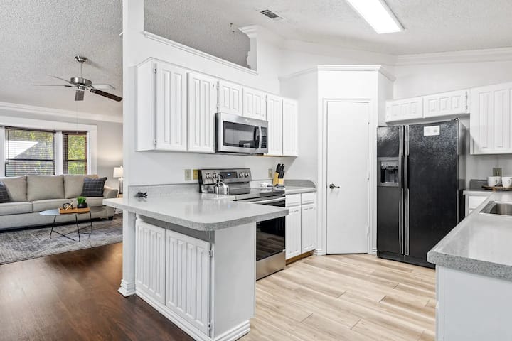 Comfy 3br Home~shuffle Board~north Fw~fam/biz - North Richland Hills, TX