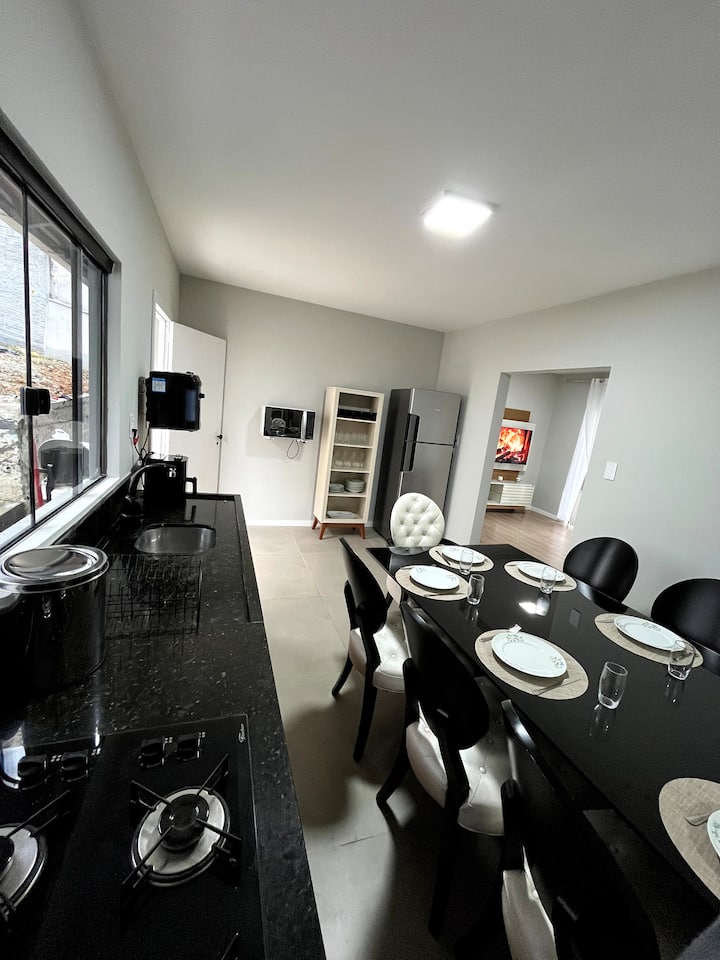 Casa Bem Localizada Em Blumenau – 4 Quartos - Blumenau