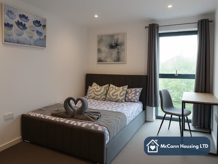 Wide• Sleeps 4 • Central • 10% Off • Parking - Birmingham