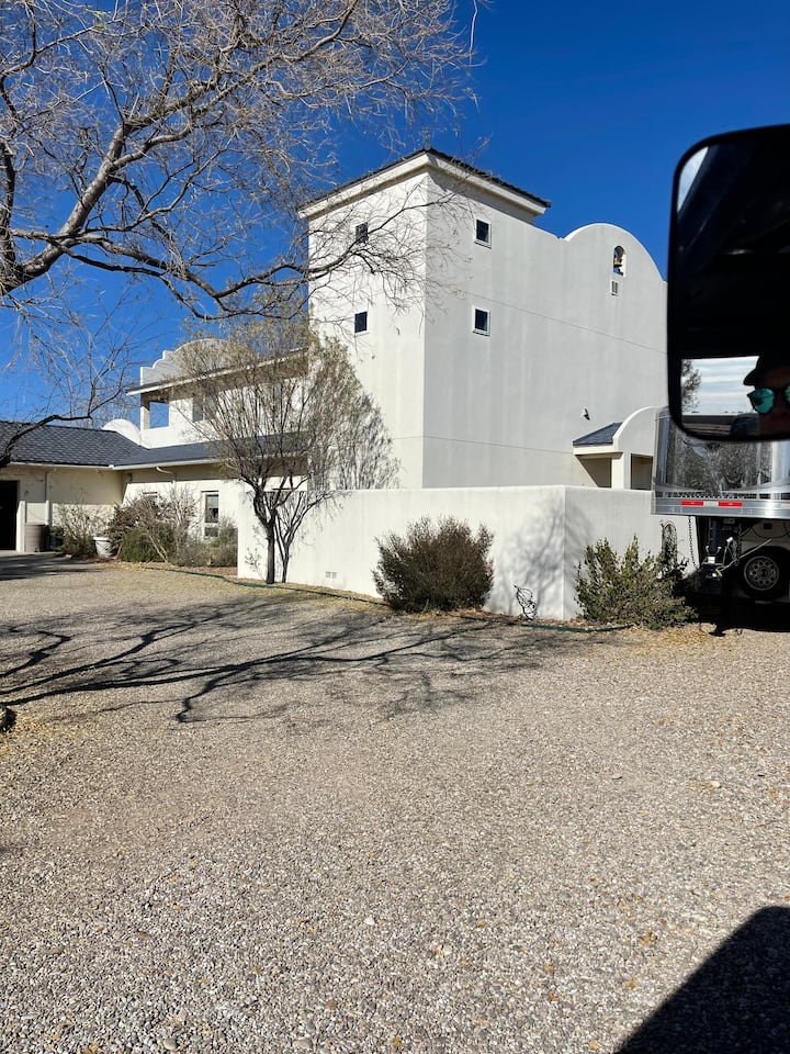 Farm Living With Beautiful Views - Roswell, NM