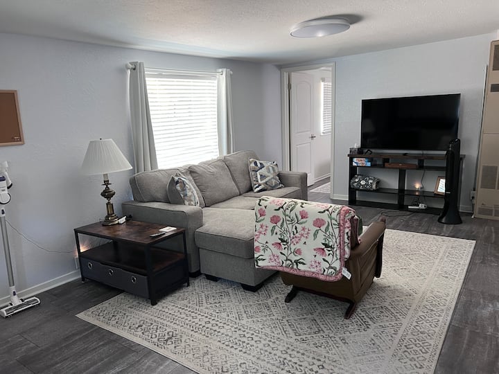 The Little Pink Getaway - Tawas City, MI