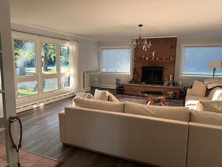 Entire Home In Palos Park, Illinois - Orland Park, IL