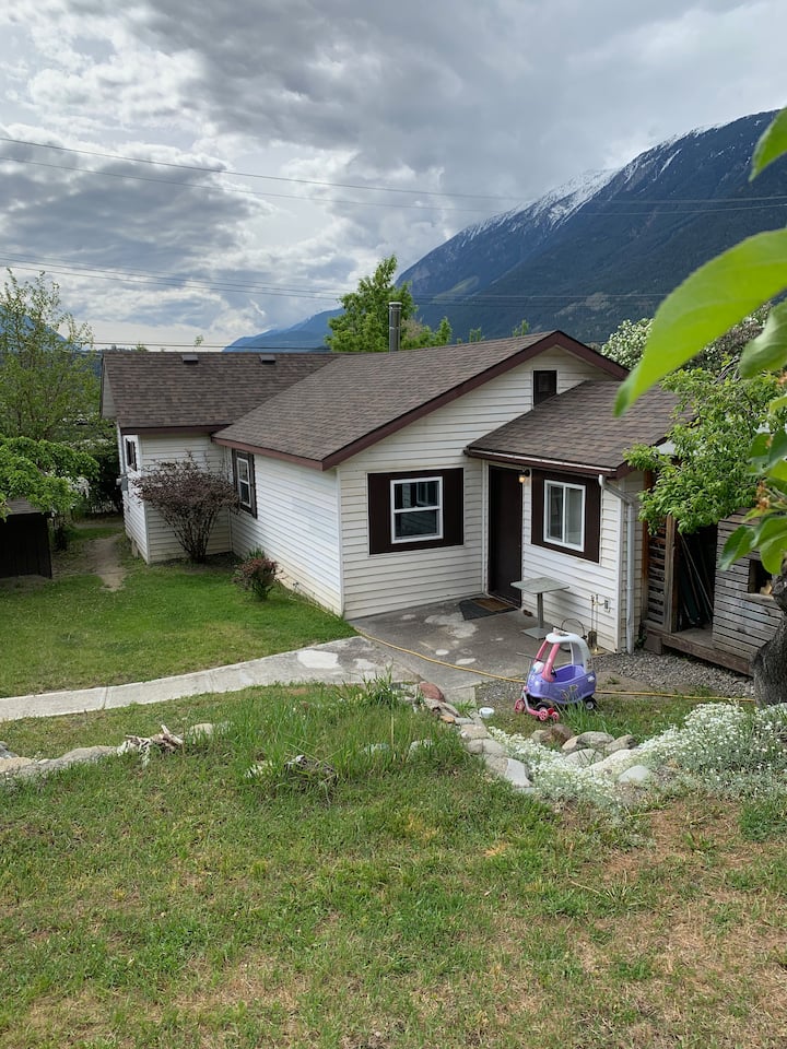 Russel Lane House Rental - Lillooet