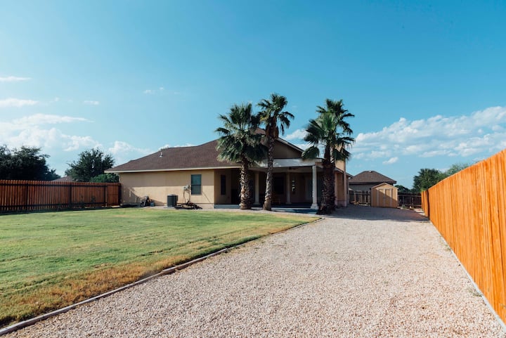 Peaceful Family Stay With A Yard - Del Río, TX
