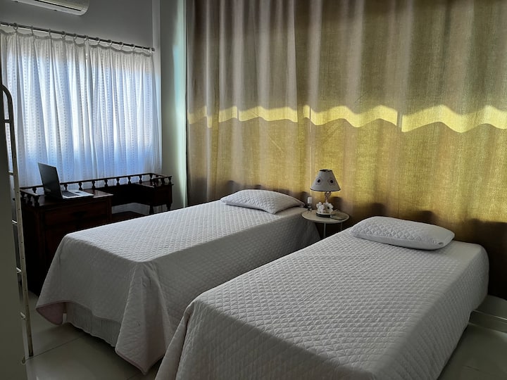 Apto Clean Com 02 Suítes - Guarapari