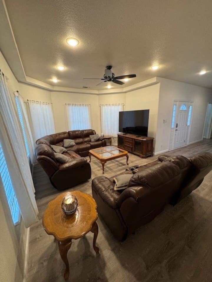 Cozy Home With Plenty Of Room Located Near Acu - Abilene, TX