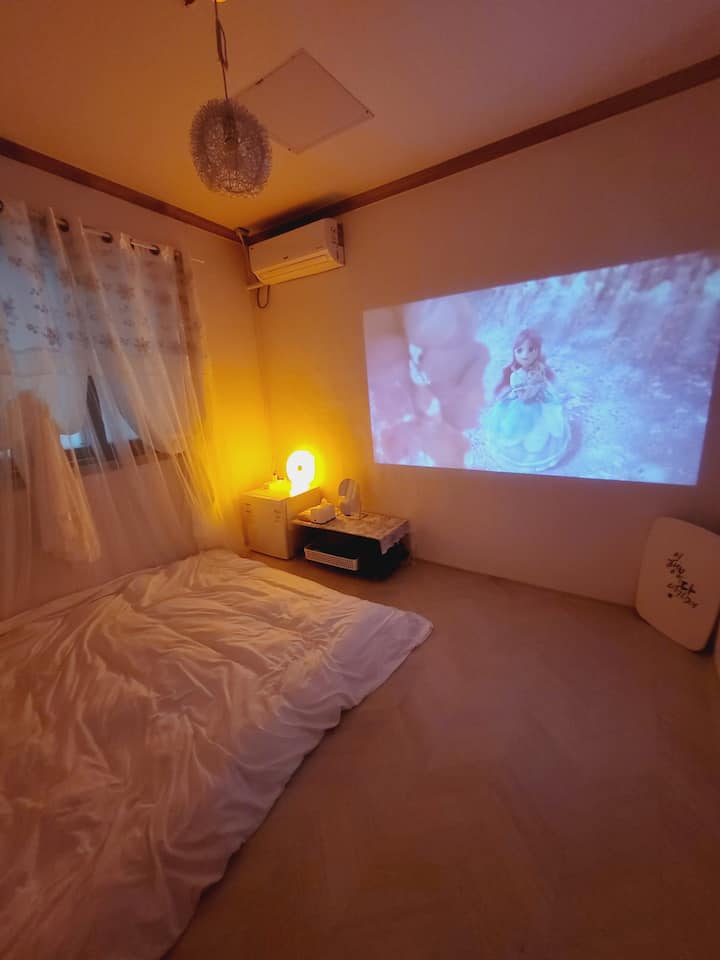 《#스테이네슬 #3층5객실 단독 사용 #전주한옥마을 도보5분 #리빙룸 - Jeonju-si