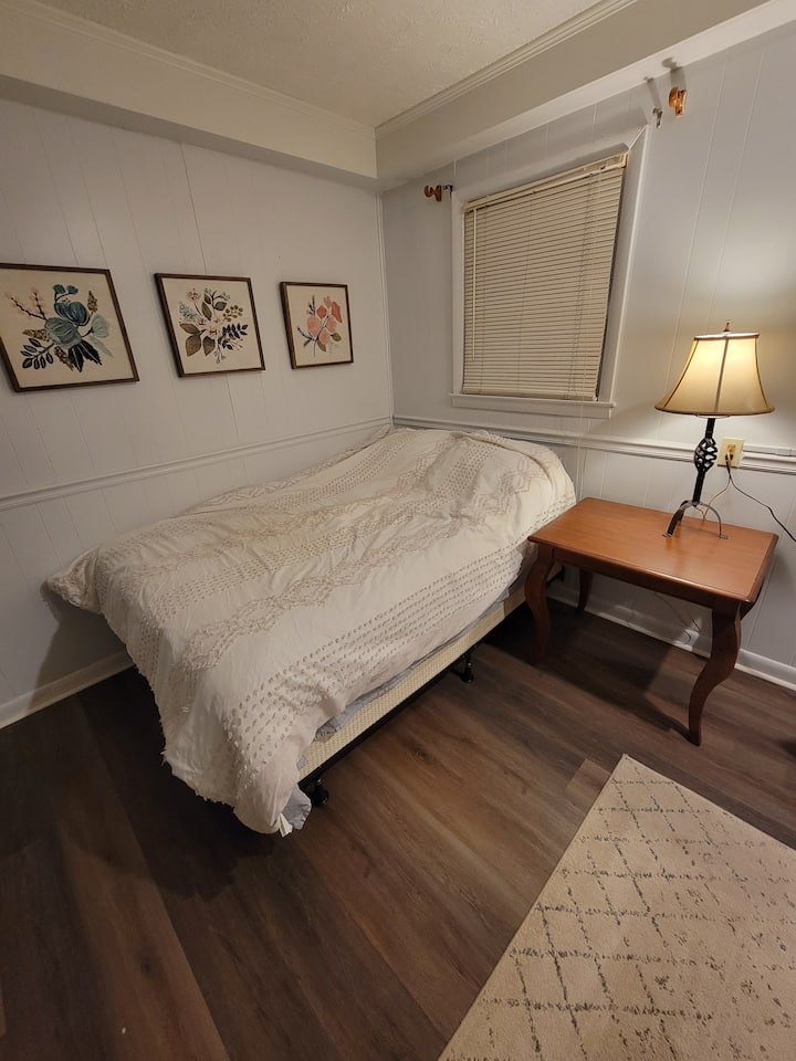Cozy In-law Suite Near Downtown Athens - Athens, GA