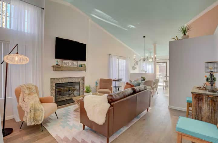 Desert Oasis With Hot Tub & Mini Golf King Bed Bbq - North Las Vegas, NV