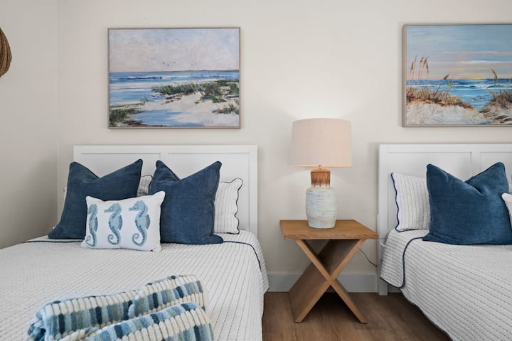 New! Coastal Retreat | Near Beach & Mercato Naples - Naples Park, FL