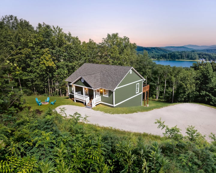 North Georgia Lake House: Lake Views & King Suite - Young Harris, GA