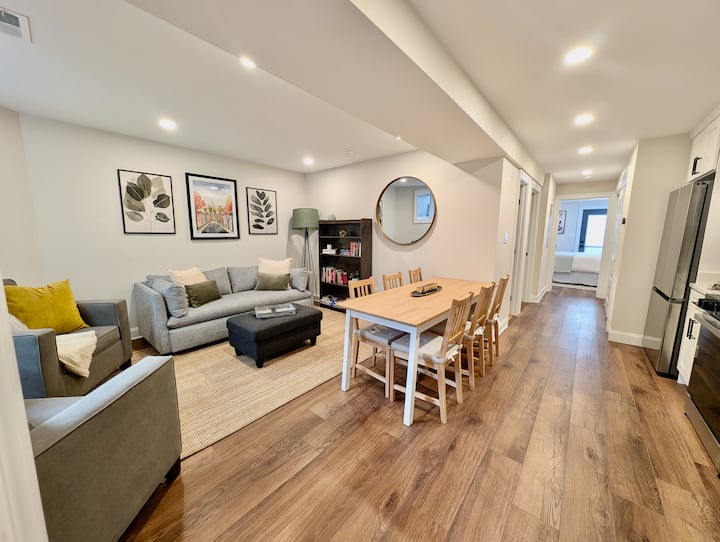Bright Renovated 2br | Capitol Hill & Union Stn - Gallaudet University, Washington