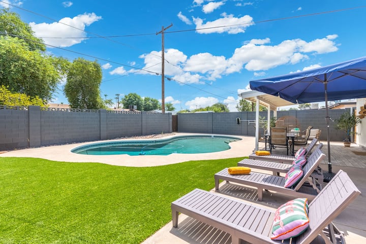 Trendy & Spacious Getaway: Pool, Backyard, Parking - Sacred Heart Church - Phoenix