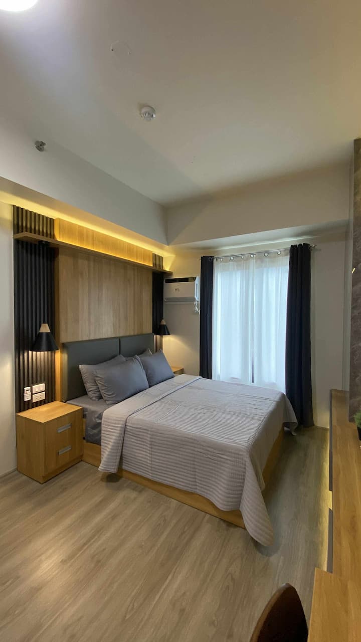 New & Stylish Studio At The Median / Near It Park - Cebu City