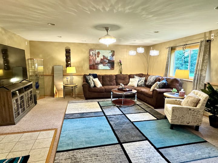 Spacious Lower-level 2 Bed With Garage Stall - Maple Grove, MN