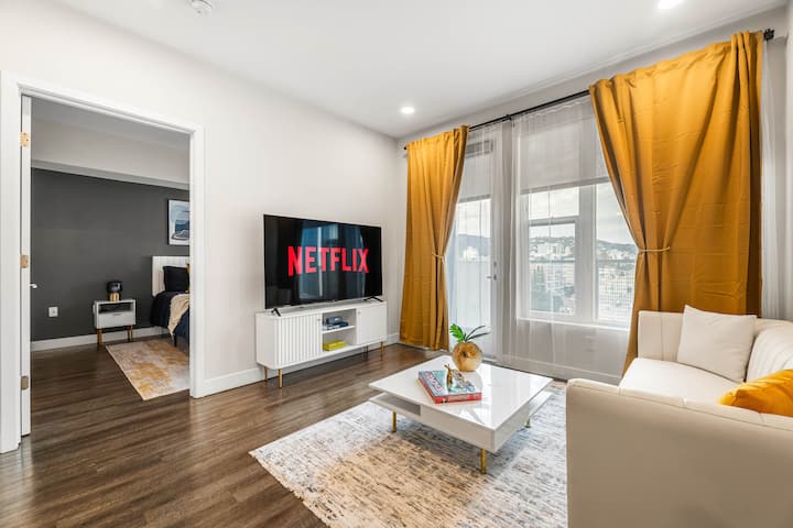 Harmonia 2bd Retreat In Hollywood Freeparking&pool - West Hollywood, CA