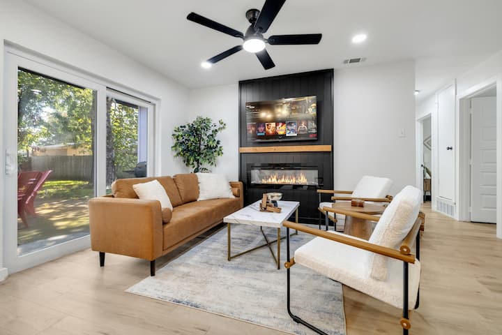 Spacious Family Retreat In The Heart Of Garland - Garland, TX