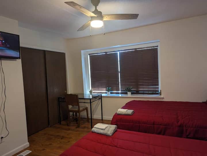 (5b/2b): Renovated House For Travelers (5629) - Tallahassee, FL
