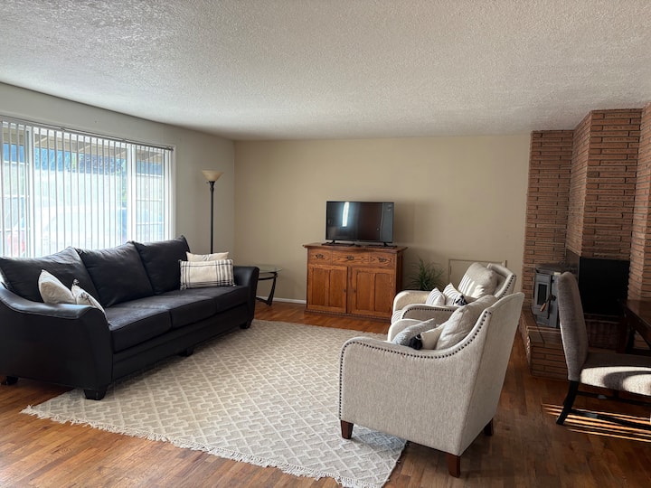 Family-friendly Vacation Home - Oakridge, OR