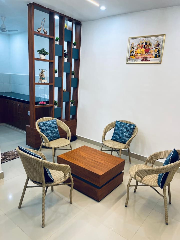 Sainik Stay- 2bhk Flat!
Ac Room, Kitchen - Ayodhya