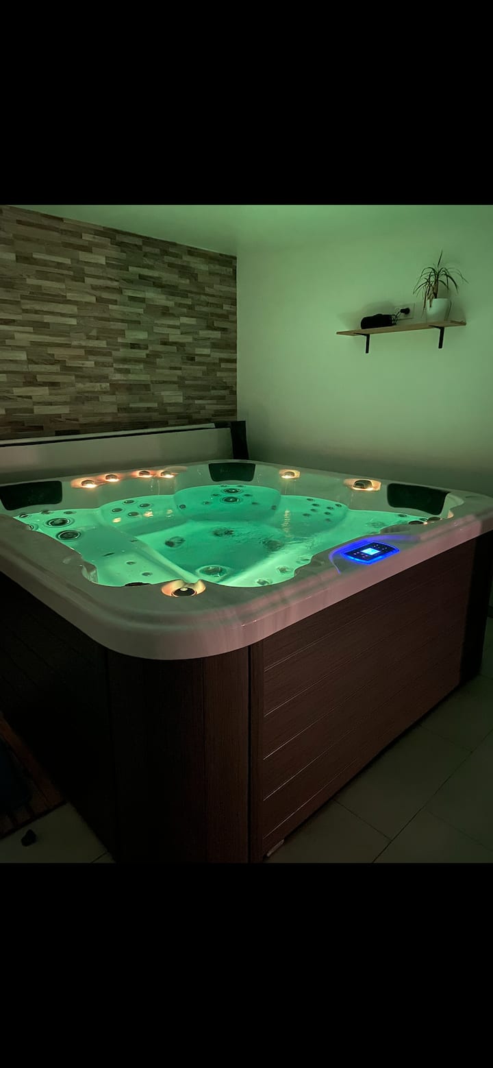 Gîte Avec Jacuzzi Privatif - Arromanches-les-Bains