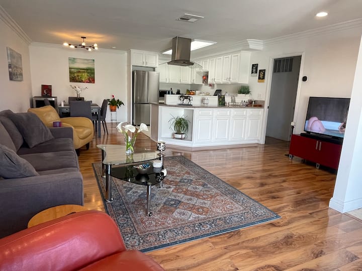 Clean Private Bedroom Bathroom - Laguna Hills, CA