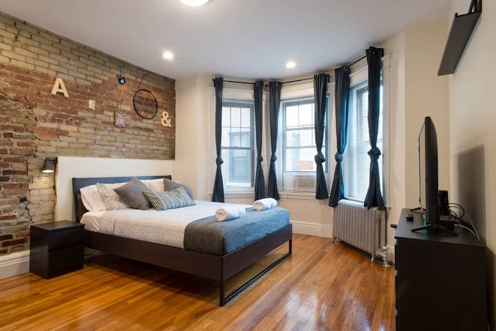 Fenway Park! – Walk To All! – 2br/1ba – Location! - Boston, MA
