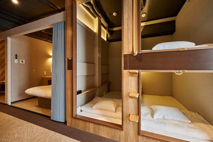 京都市のカプセルホテル（男女共用フロアカプセル） - Kyoto